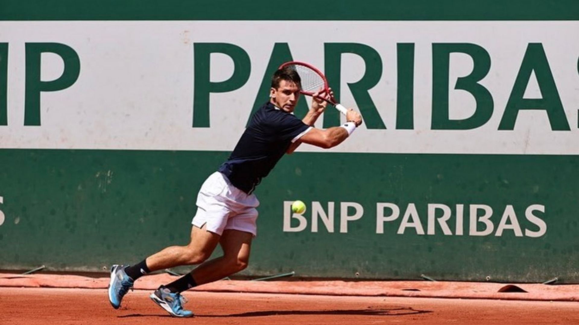 Gran victoria de Camilo Ugo Carabelli en su debut en Roland Garrros ...